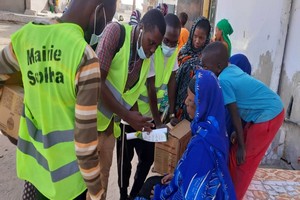 Sebkha : La Mairie et les jeunes distribuent des kits pour la ...